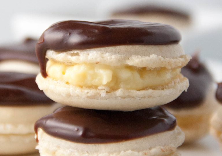 Boston Creme Pie Macarons - Boston Girl Bakes
