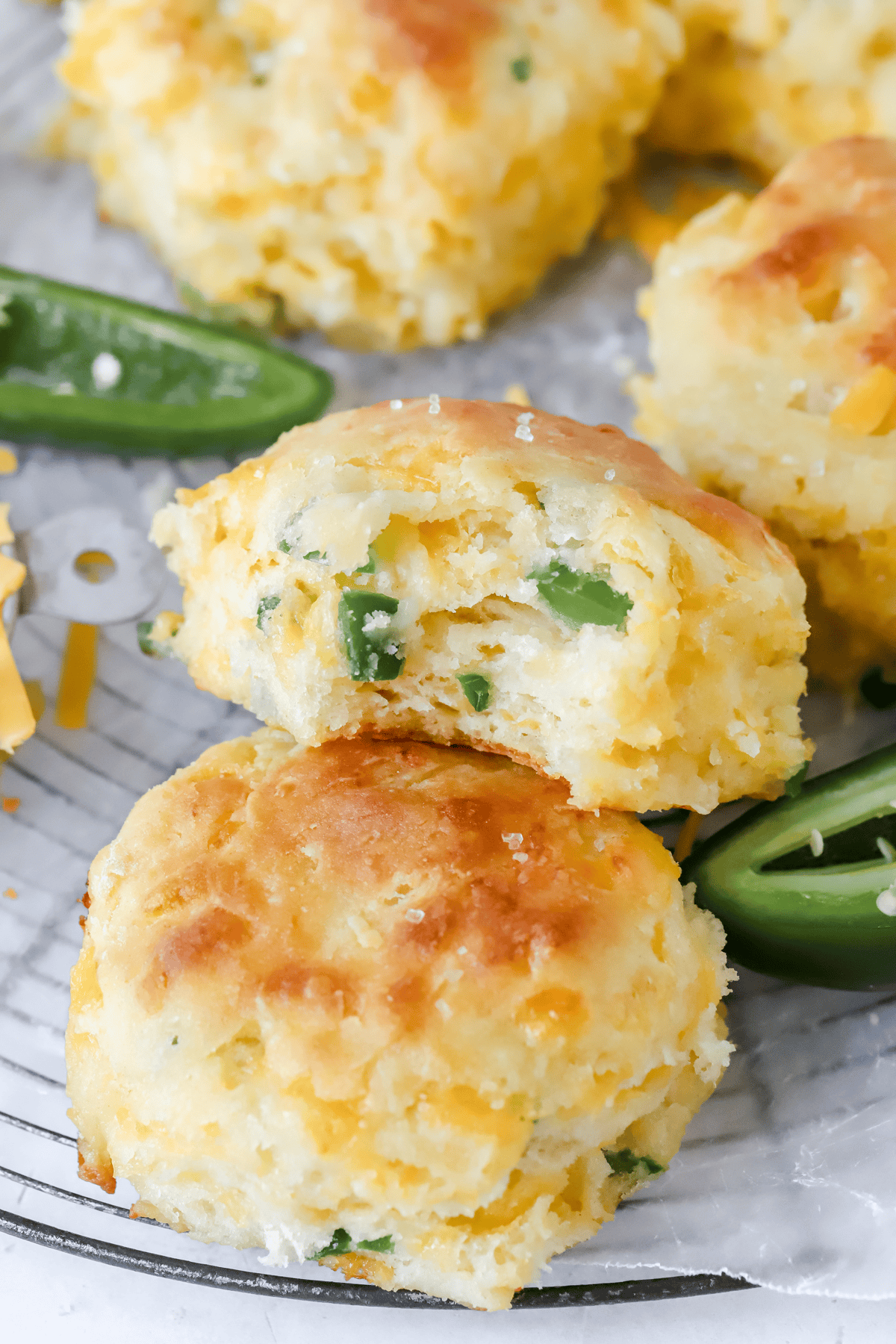 Cheddar Jalapeno Biscuits (Quick and Easy!)