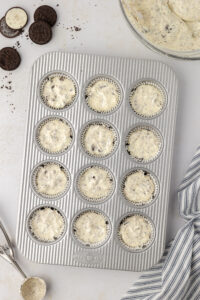 Easy Oreo Mini Cheesecakes Recipe (With Oreo Crust)