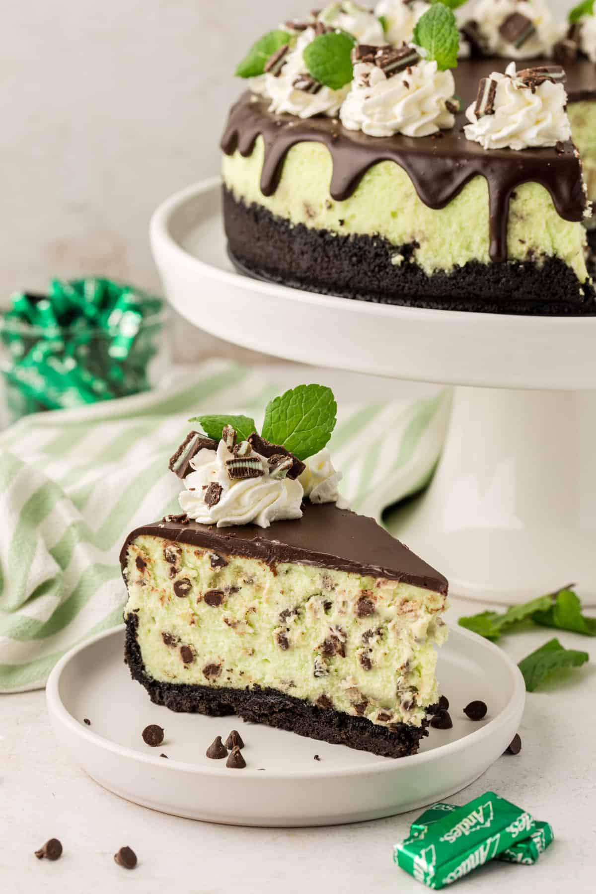 Chocolate Mint Cheesecake Recipe (with Oreo crust)