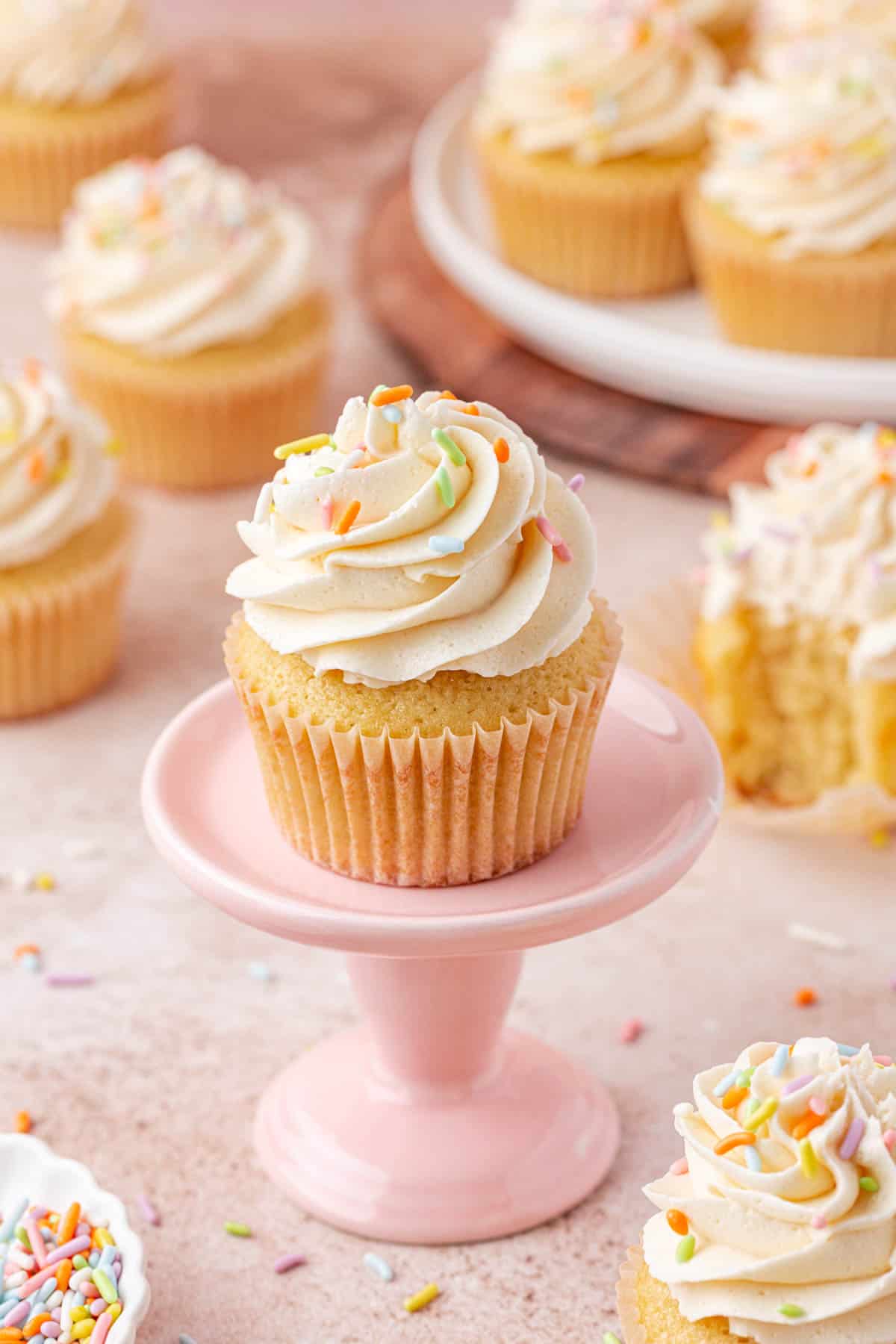 Easy Vanilla Cupcake Recipe - So Fluffy (+ Video!)