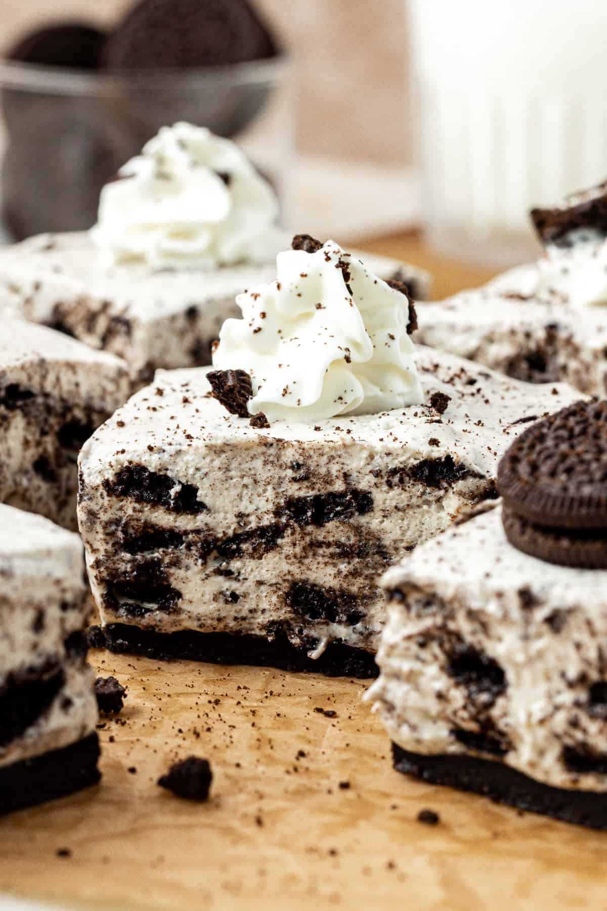 Easy Oreo Cheesecake Bars (No Bake Recipe!)