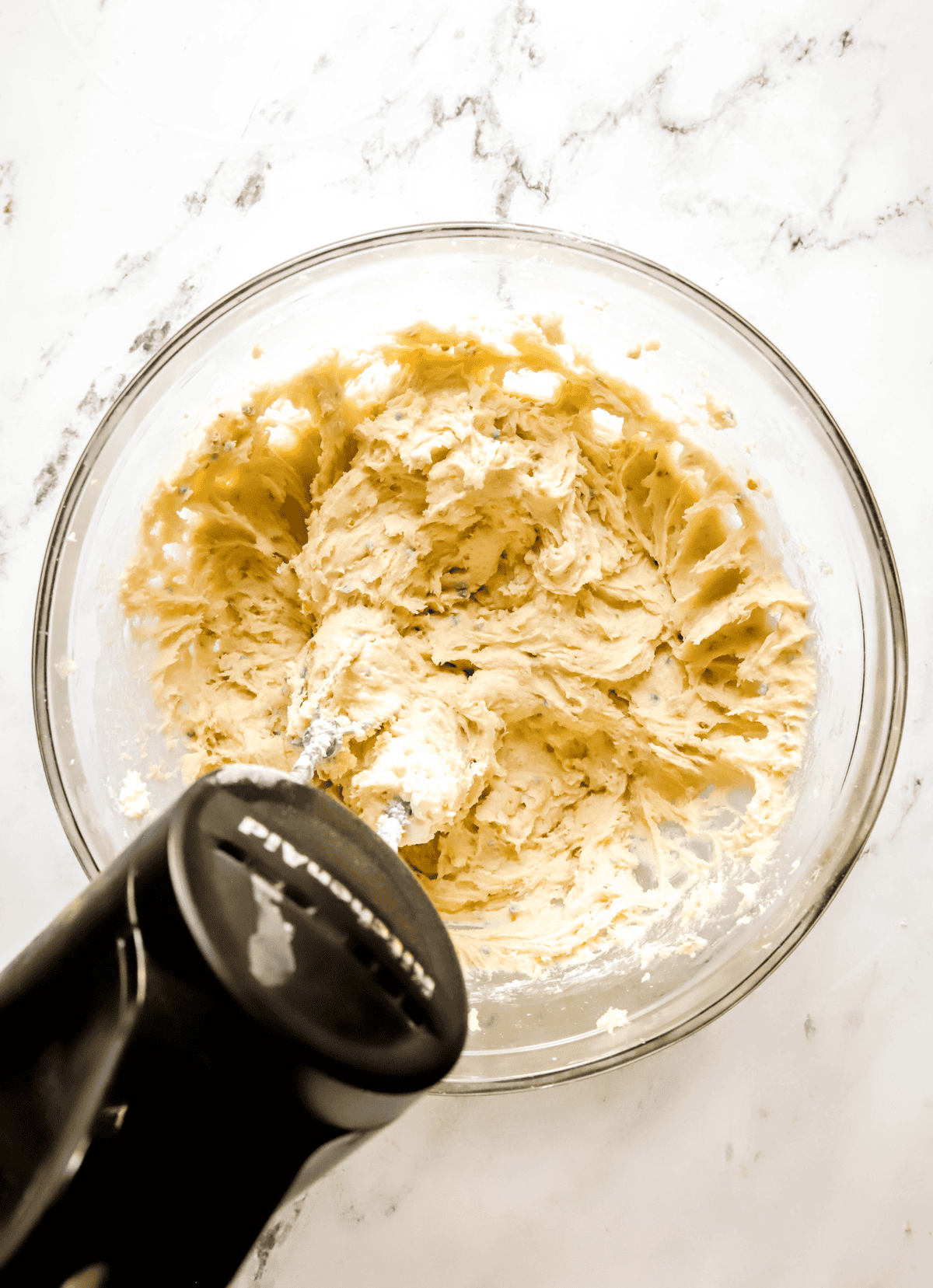 Funfetti Cake Batter Dip (No Bake!)