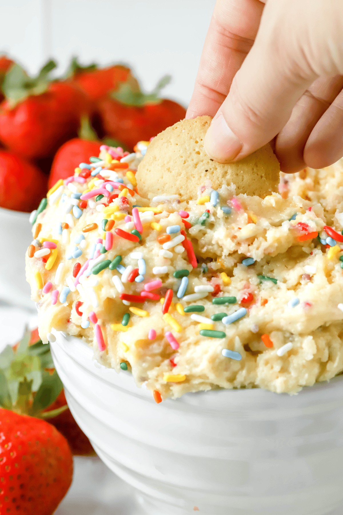 Funfetti Cake Batter Dip (No Bake!)