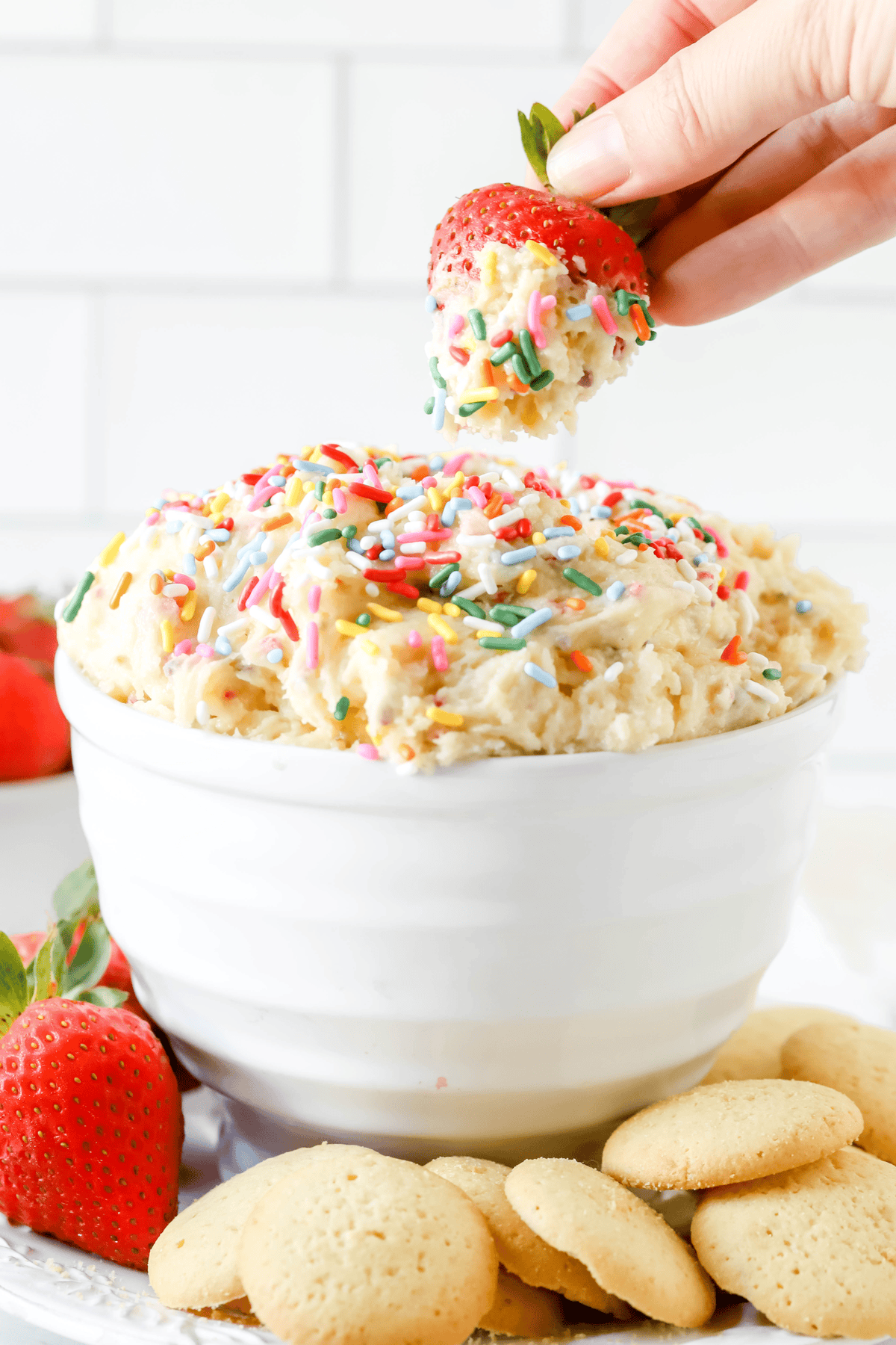 Funfetti Cake Batter Dip (No Bake!)