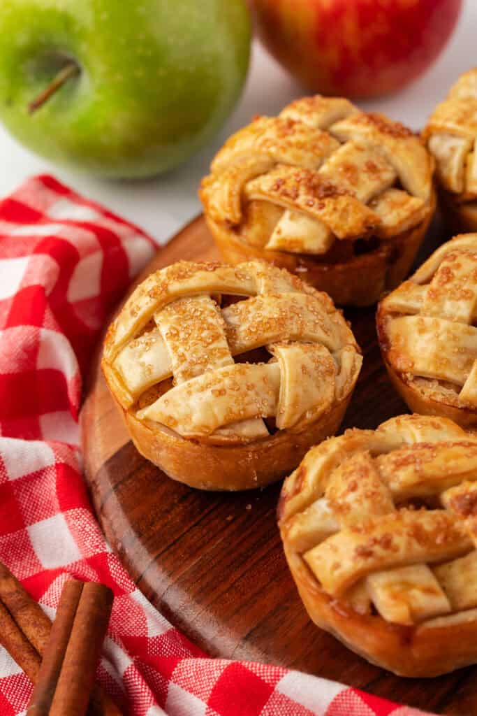 Easy Mini Apple Pies Recipe (Baked In A Muffin Tin!)