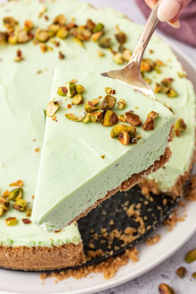 Easy No Bake Pistachio Cheesecake Recipe
