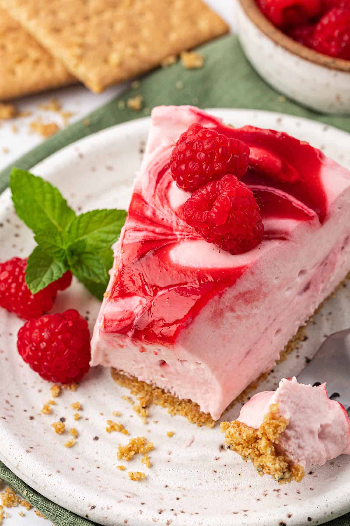 Easy No Bake Raspberry Cheesecake Recipe