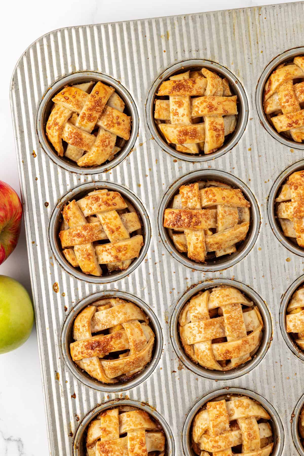 Easy Mini Apple Pies Recipe (Baked In A Muffin Tin!)