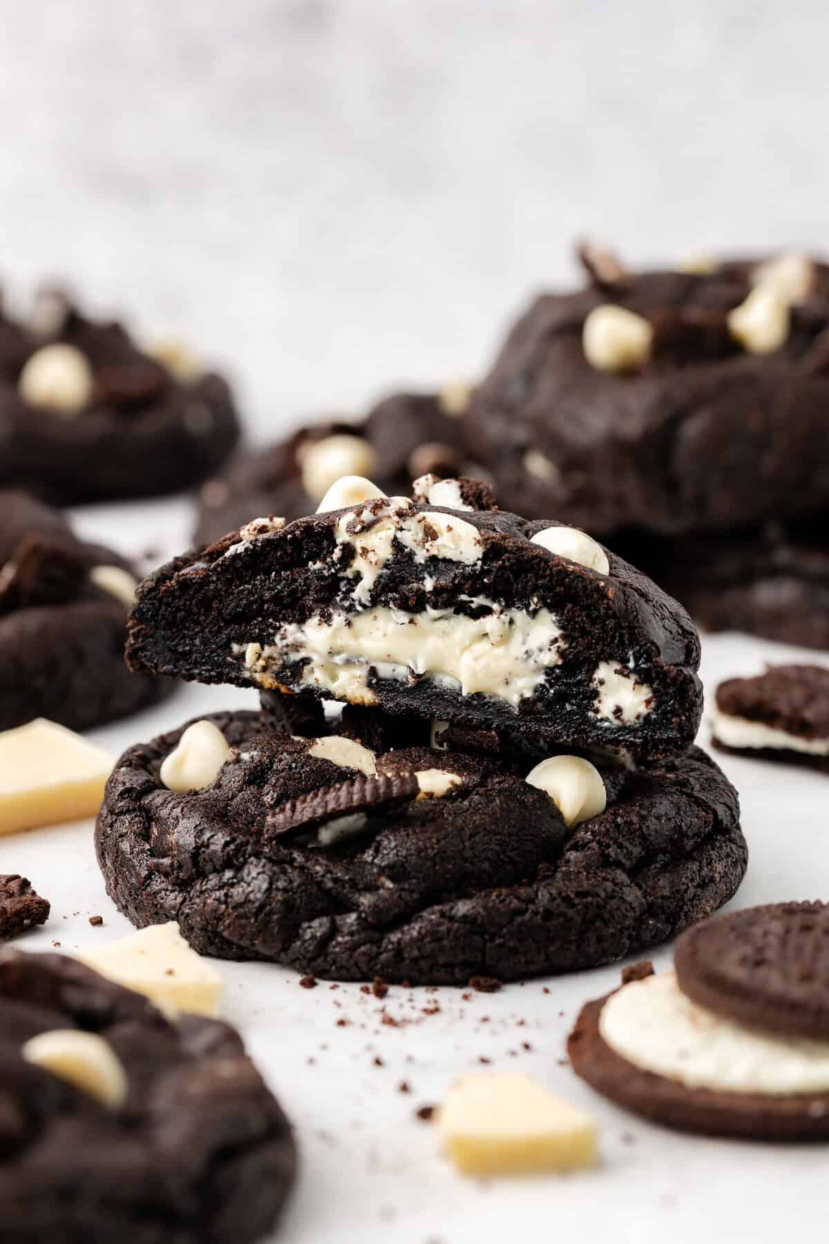 The BEST Cookies And Cream Cookies Recipe