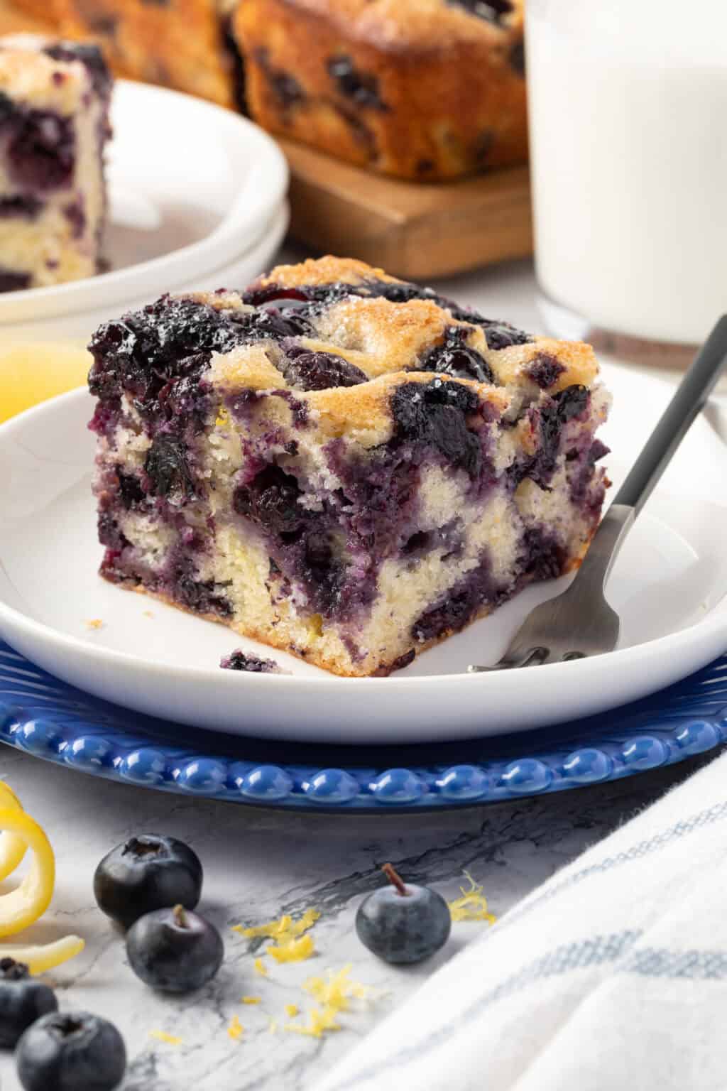Easy Blueberry Breakfast Cake (Ready In 1 Hour!)
